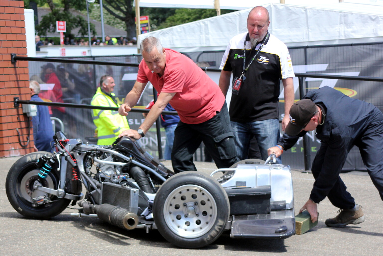 The Role of an IOM TT Scrutineer – ThePitcrewOnline