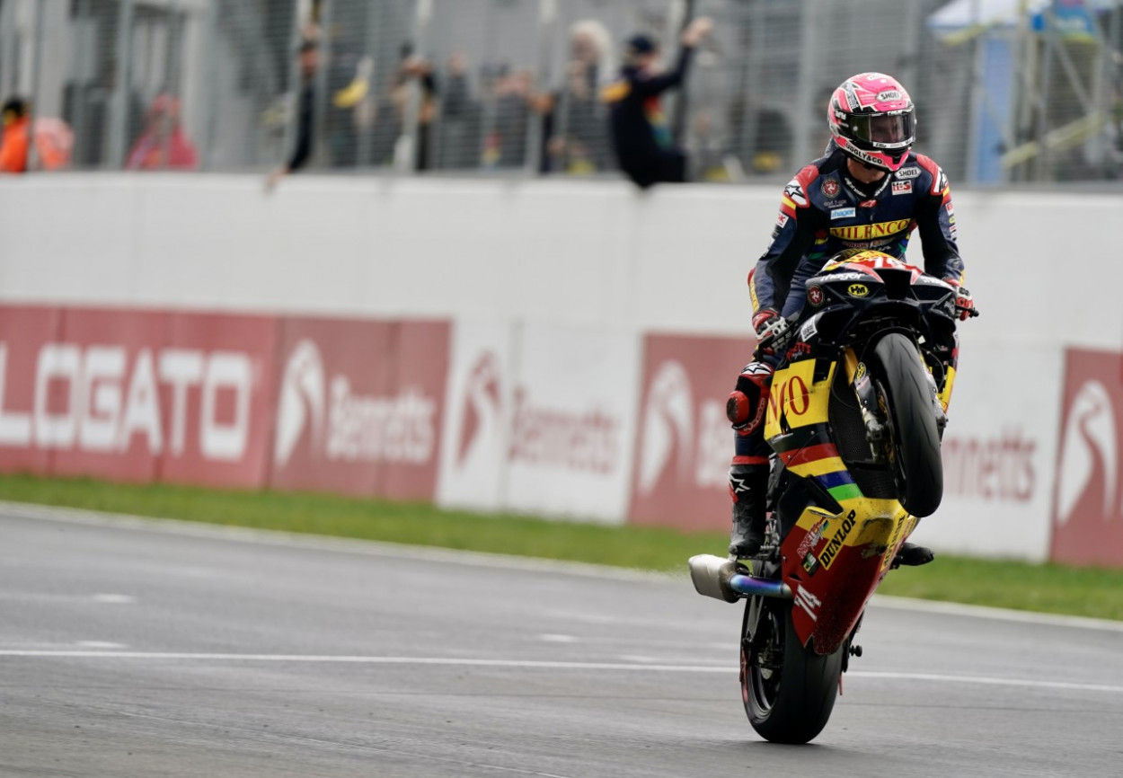 Not just a Road Racer! Davey Todd and the Milenco By Padgetts ...