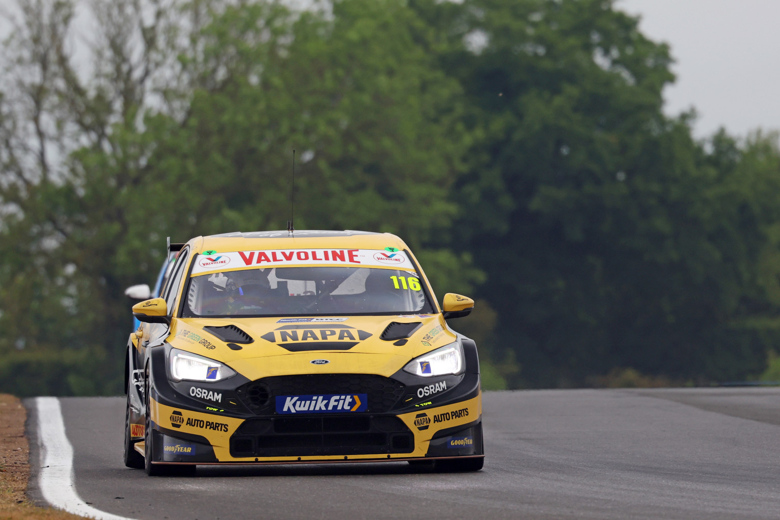 BTCC Croft – Sutton turns around fortunes for win to maintain title ...